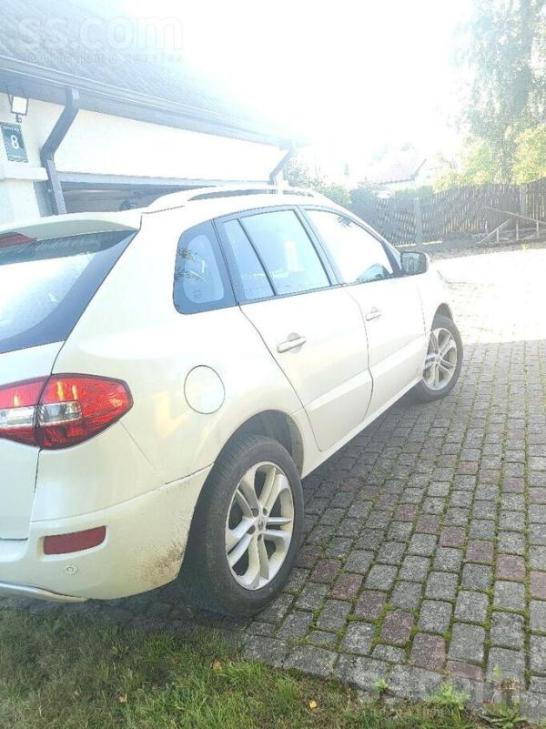 White Renault Koleos 2011 in Jelgava, with an engine capacity of 2.00 L and mileage of 201 thousand km for 4500 €, photo 2 on AUTOMOTO.COM.LV