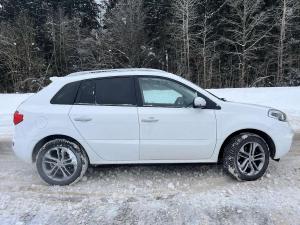 White Renault Koleos 2012 in Plunge, with an engine capacity of 2.00 L and mileage of 230 thousand km for 3950 €, photo 4 on AUTOMOTO.COM.LV