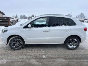 White Renault Koleos 2012 in Plunge, with an engine capacity of 2.00 L and mileage of 230 thousand km for 3950 €, photo 7 on AUTOMOTO.COM.LV