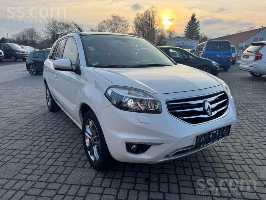 White Renault Koleos 2012 in Cesis, with an engine capacity of 2.00 L and mileage of 214 thousand km for 6750 €, photo 3 on AUTOMOTO.COM.LV