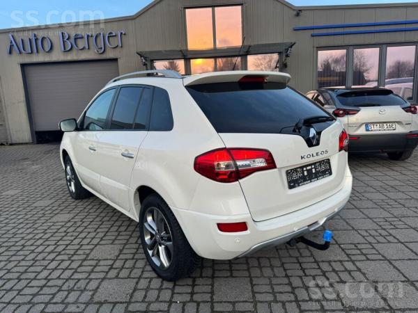 White Renault Koleos 2012 in Cesis, with an engine capacity of 2.00 L and mileage of 214 thousand km for 6750 €, photo 3 on AUTOMOTO.COM.LV