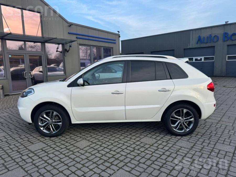 White Renault Koleos 2012 in Cesis, with an engine capacity of 2.00 L and mileage of 214 thousand km for 6750 €, photo 5 on AUTOMOTO.COM.LV