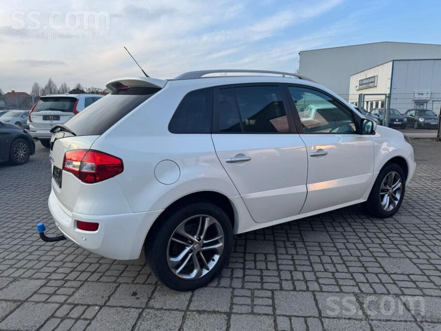 White Renault Koleos 2012 in Cesis, with an engine capacity of 2.00 L and mileage of 214 thousand km for 6750 €, photo 9 on AUTOMOTO.COM.LV