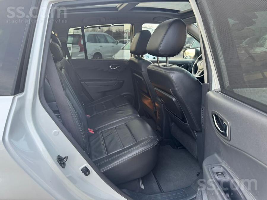 White Renault Koleos 2012 in Cesis, with an engine capacity of 2.00 L and mileage of 214 thousand km for 6750 €, photo 17 on AUTOMOTO.COM.LV