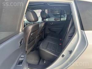 White Renault Koleos 2012 in Cesis, with an engine capacity of 2.00 L and mileage of 214 thousand km for 6750 €, photo 18 on AUTOMOTO.COM.LV