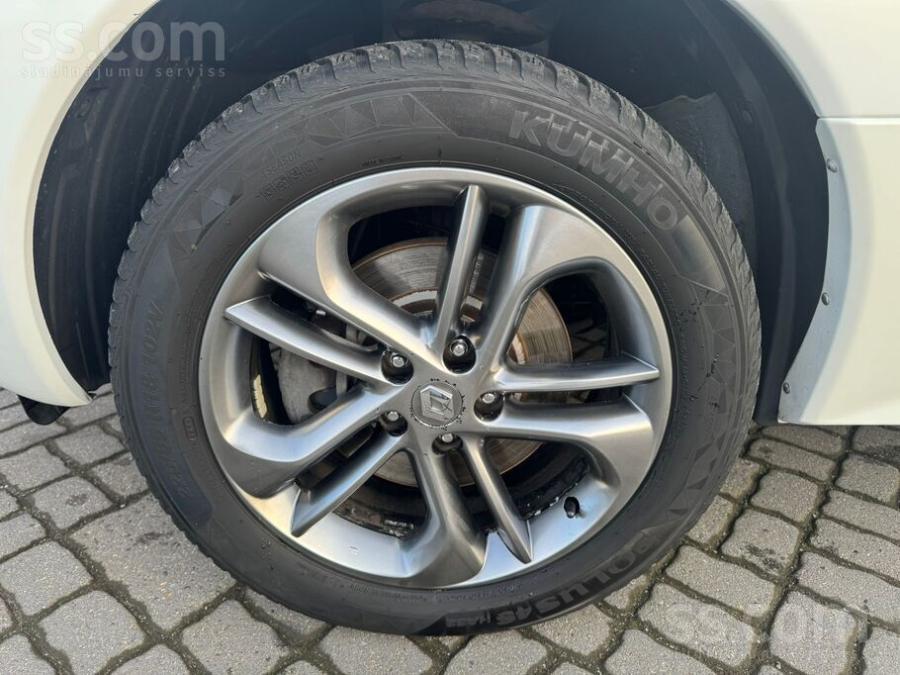 White Renault Koleos 2012 in Cesis, with an engine capacity of 2.00 L and mileage of 214 thousand km for 6750 €, photo 19 on AUTOMOTO.COM.LV