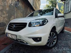White Renault Koleos 2012 in Cesis, with an engine capacity of 2.00 L and mileage of 0 thousand km for 5990 €, photo 4 on AUTOMOTO.COM.LV