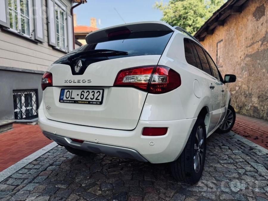 White Renault Koleos 2012 in Cesis, with an engine capacity of 2.00 L and mileage of 0 thousand km for 5990 €, photo 6 on AUTOMOTO.COM.LV
