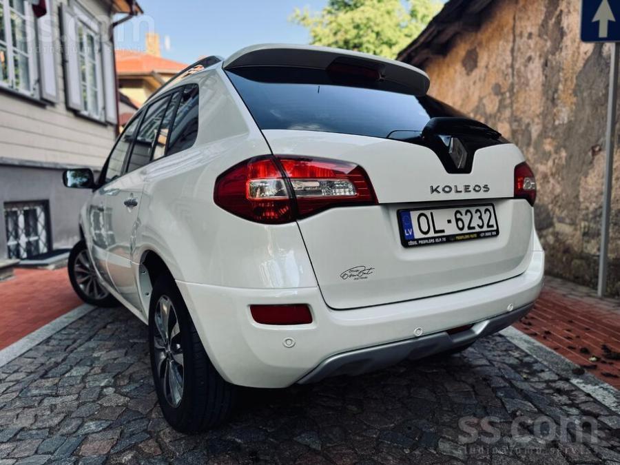 White Renault Koleos 2012 in Cesis, with an engine capacity of 2.00 L and mileage of 0 thousand km for 5990 €, photo 8 on AUTOMOTO.COM.LV