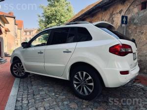 White Renault Koleos 2012 in Cesis, with an engine capacity of 2.00 L and mileage of 0 thousand km for 5990 €, photo 9 on AUTOMOTO.COM.LV