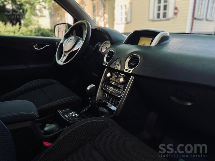 White Renault Koleos 2012 in Cesis, with an engine capacity of 2.00 L and mileage of 0 thousand km for 5990 €, photo 15 on AUTOMOTO.COM.LV