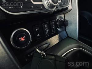 White Renault Koleos 2012 in Cesis, with an engine capacity of 2.00 L and mileage of 0 thousand km for 5990 €, photo 18 on AUTOMOTO.COM.LV