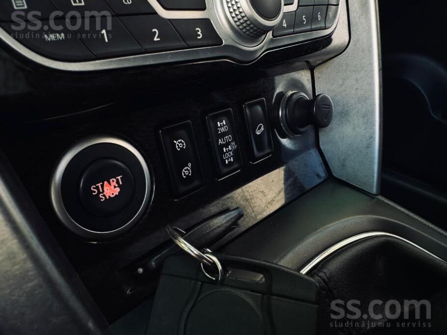 White Renault Koleos 2012 in Cesis, with an engine capacity of 2.00 L and mileage of 0 thousand km for 5990 €, photo 18 on AUTOMOTO.COM.LV