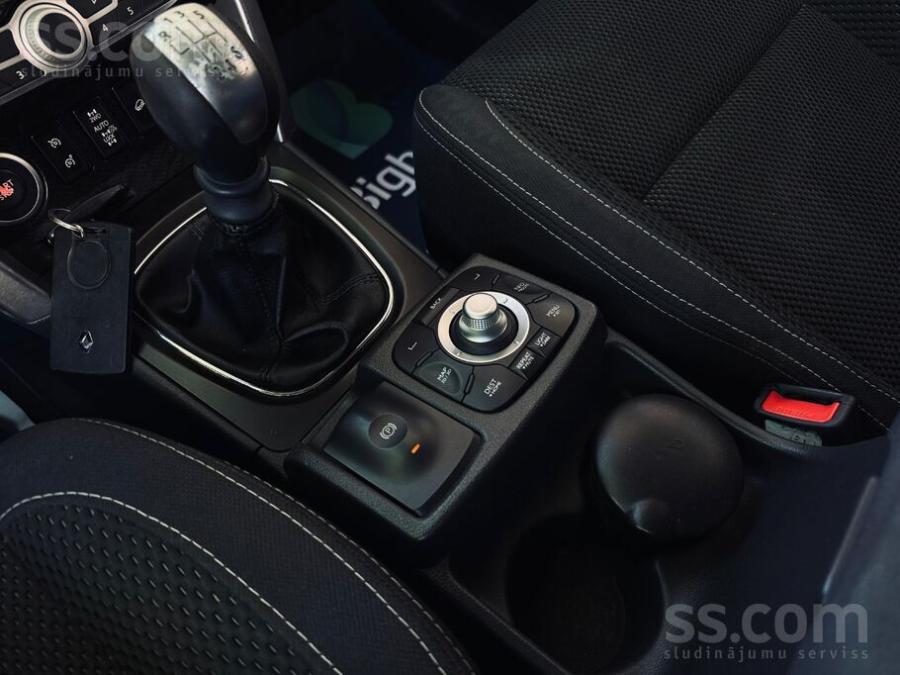 White Renault Koleos 2012 in Cesis, with an engine capacity of 2.00 L and mileage of 0 thousand km for 5990 €, photo 19 on AUTOMOTO.COM.LV