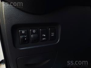 White Renault Koleos 2012 in Cesis, with an engine capacity of 2.00 L and mileage of 0 thousand km for 5990 €, photo 24 on AUTOMOTO.COM.LV