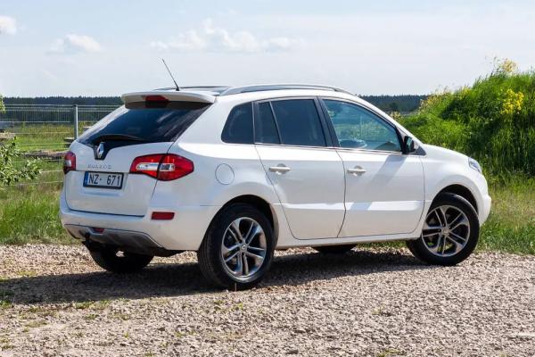 Balts Renault Koleos 2012 Rīga, ar dzinēja tilpumu 2.00 L un nobraukumu 265 tūkst. km par 6995 €, foto 4 vietnē AUTOMOTO.COM.LV