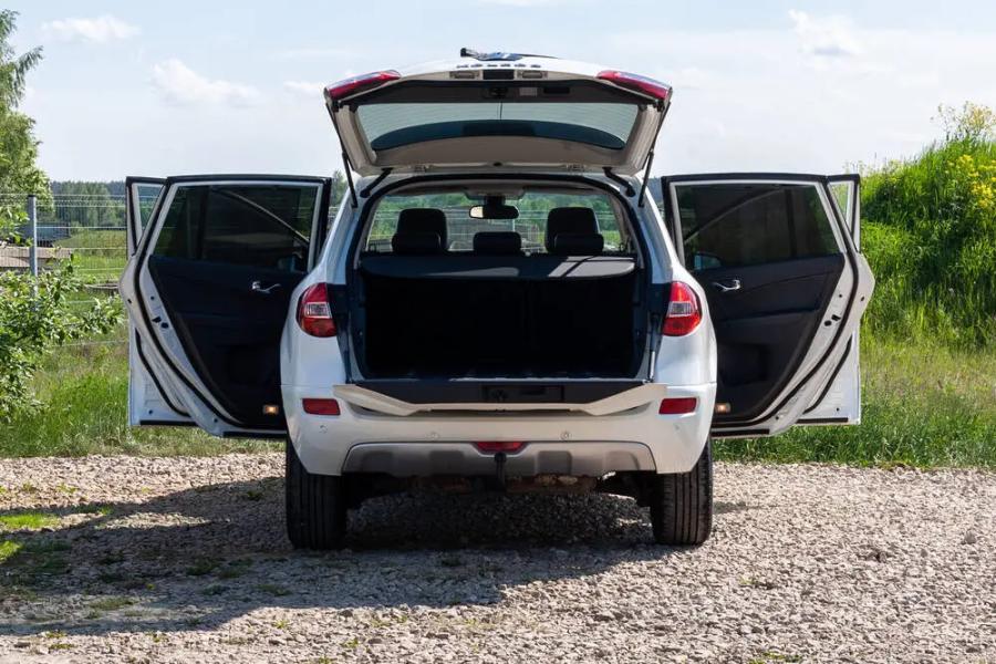 Balts Renault Koleos 2012 Rīga, ar dzinēja tilpumu 2.00 L un nobraukumu 265 tūkst. km par 6995 €, foto 6 vietnē AUTOMOTO.COM.LV