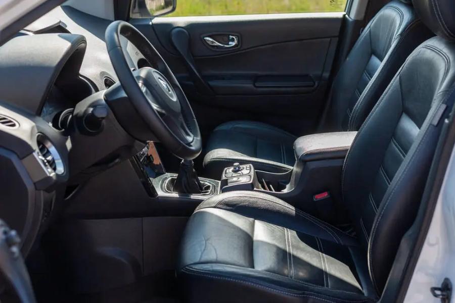 Balts Renault Koleos 2012 Rīga, ar dzinēja tilpumu 2.00 L un nobraukumu 265 tūkst. km par 6995 €, foto 17 vietnē AUTOMOTO.COM.LV