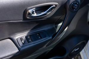 Balts Renault Koleos 2012 Rīga, ar dzinēja tilpumu 2.00 L un nobraukumu 265 tūkst. km par 6995 €, foto 18 vietnē AUTOMOTO.COM.LV