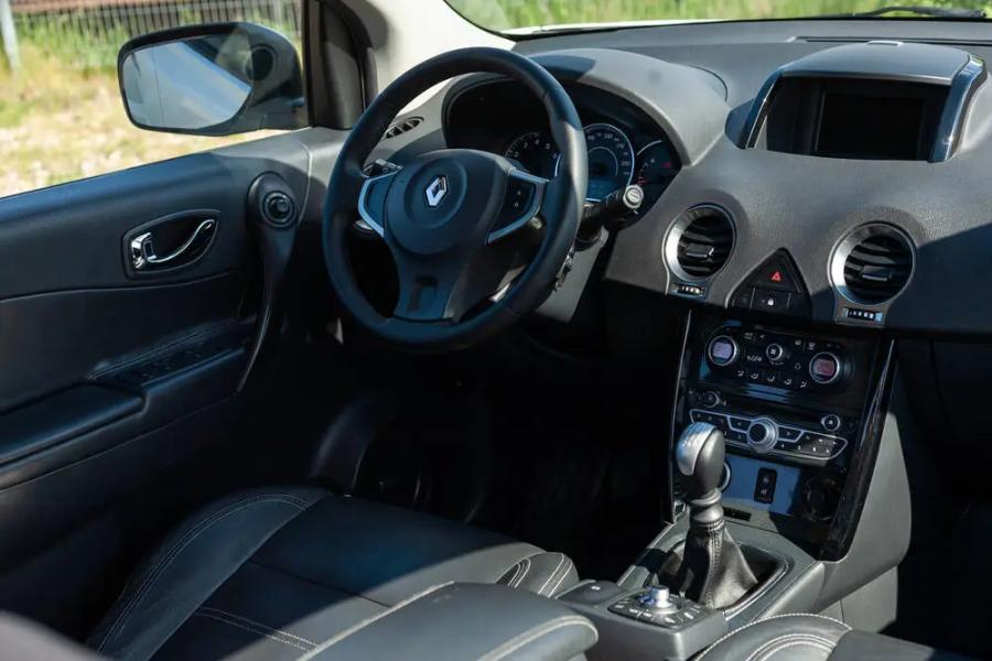 Balts Renault Koleos 2012 Rīga, ar dzinēja tilpumu 2.00 L un nobraukumu 265 tūkst. km par 6995 €, foto 21 vietnē AUTOMOTO.COM.LV