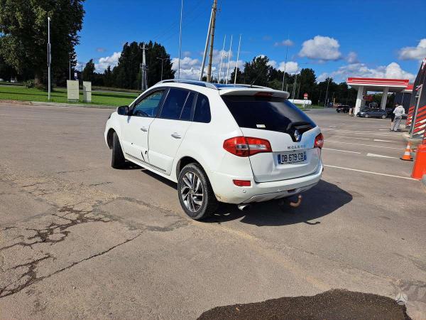 Balts Renault Koleos 2013 Tauragė, ar dzinēja tilpumu 2.00 L un nobraukumu 251 tūkst. km par 3600 €, foto 2 vietnē AUTOMOTO.COM.LV