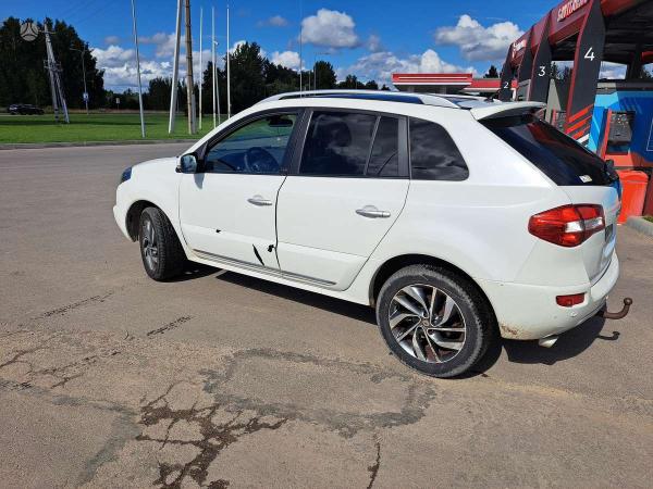 Balts Renault Koleos 2013 Tauragė, ar dzinēja tilpumu 2.00 L un nobraukumu 251 tūkst. km par 3600 €, foto 3 vietnē AUTOMOTO.COM.LV