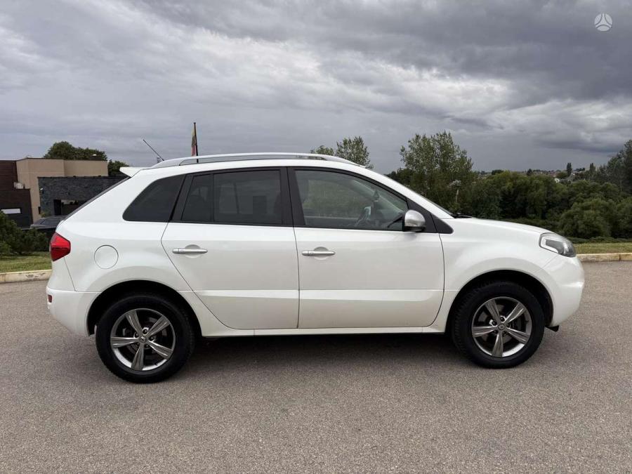 Balts Renault Koleos 2013 Tauragė, ar dzinēja tilpumu 2.00 L un nobraukumu 210 tūkst. km par 4700 €, foto 11 vietnē AUTOMOTO.COM.LV