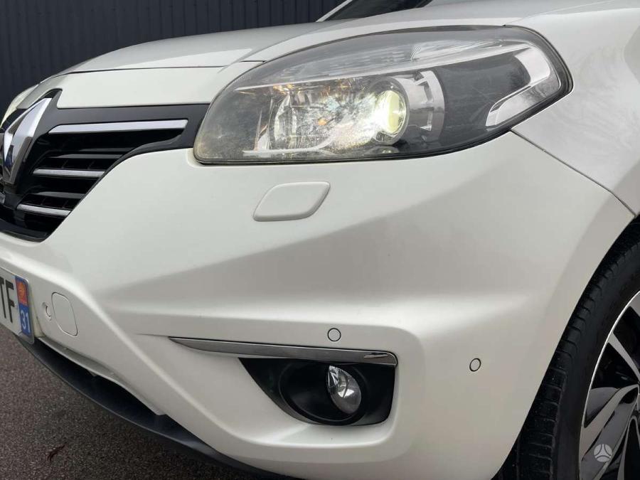White Renault Koleos 2015 in Taurage, with an engine capacity of 2.00 L and mileage of 269 thousand km for 5800 €, photo 3 on AUTOMOTO.COM.LV