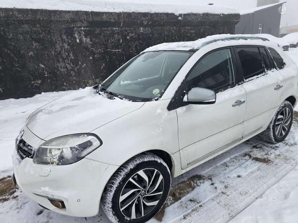 White Renault Koleos 2015 in Taurage, with an engine capacity of 2.00 L and mileage of 300 thousand km for 4900 €, photo 2 on AUTOMOTO.COM.LV