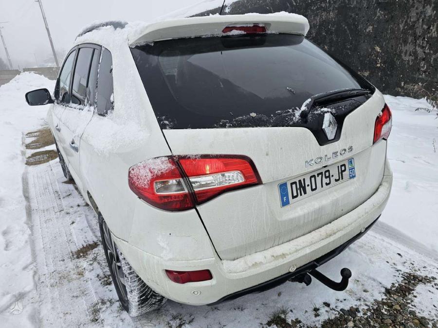 Balts Renault Koleos 2015 Tauragė, ar dzinēja tilpumu 2.00 L un nobraukumu 300 tūkst. km par 4900 €, foto 5 vietnē AUTOMOTO.COM.LV