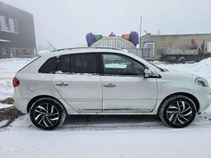 Balts Renault Koleos 2015 Tauragė, ar dzinēja tilpumu 2.00 L un nobraukumu 300 tūkst. km par 4900 €, foto 9 vietnē AUTOMOTO.COM.LV