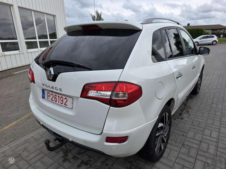 Balts Renault Koleos 2015 Tauragė, ar dzinēja tilpumu 2.00 L un nobraukumu 300 tūkst. km par 4800 €, foto 5 vietnē AUTOMOTO.COM.LV