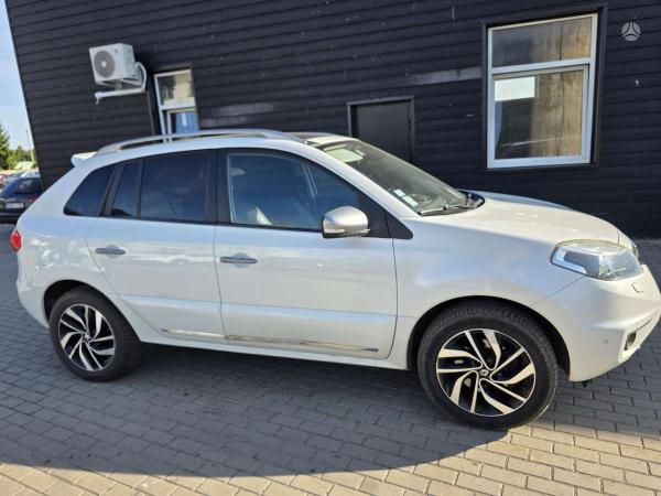 White Renault Koleos 2015 in Taurage, with an engine capacity of 2.00 L and mileage of 250 thousand km for 4900 €, photo 1 on AUTOMOTO.COM.LV
