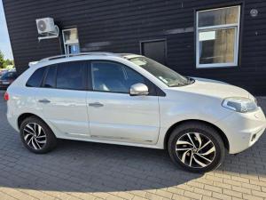 Balts Renault Koleos 2015 Tauragė, ar dzinēja tilpumu 2.00 L un nobraukumu 250 tūkst. km par 4900 €, foto  vietnē AUTOMOTO.COM.LV