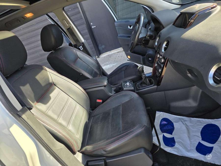 Balts Renault Koleos 2015 Tauragė, ar dzinēja tilpumu 2.00 L un nobraukumu 250 tūkst. km par 4900 €, foto 13 vietnē AUTOMOTO.COM.LV