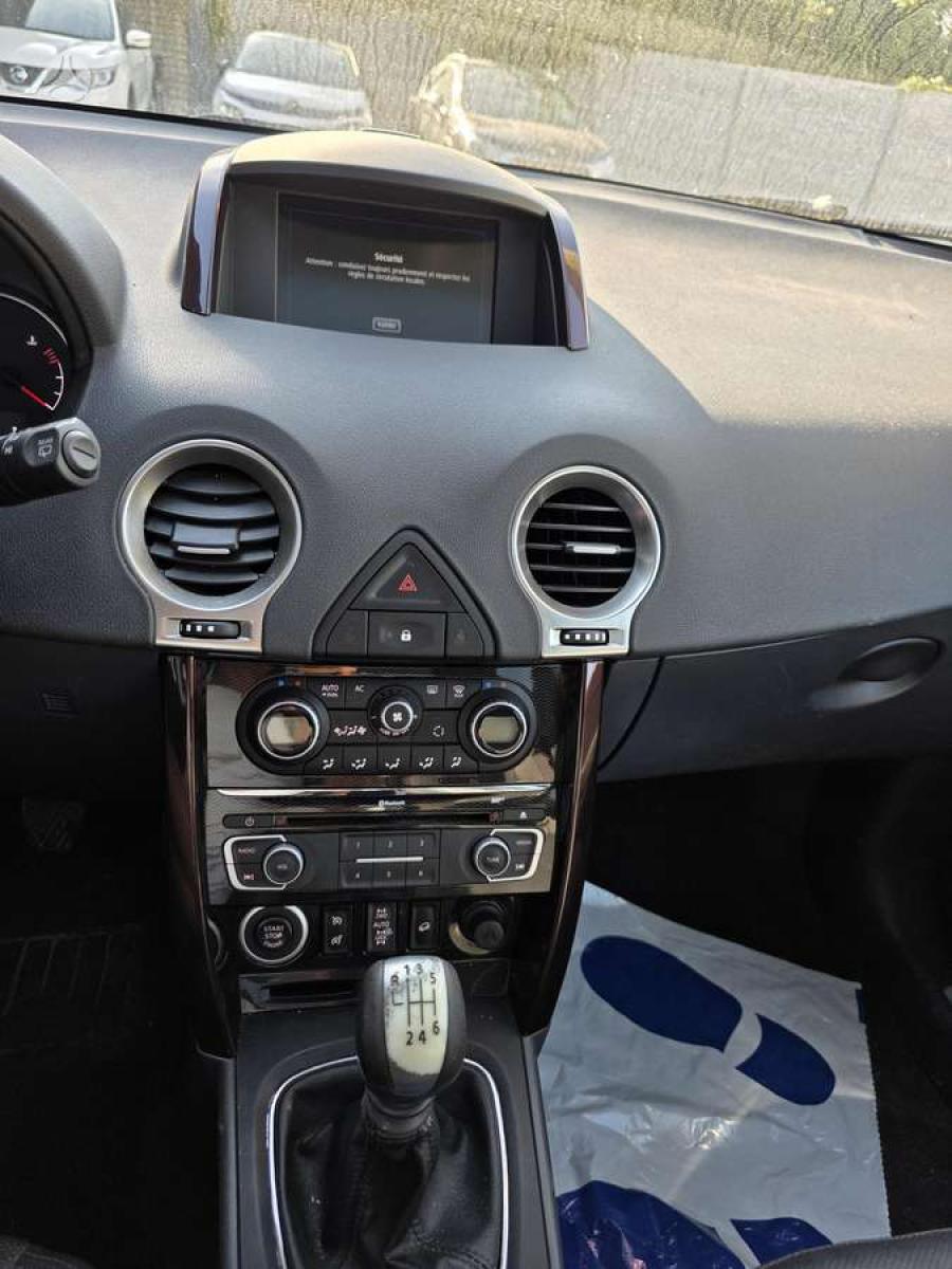 Balts Renault Koleos 2015 Tauragė, ar dzinēja tilpumu 2.00 L un nobraukumu 250 tūkst. km par 4900 €, foto 19 vietnē AUTOMOTO.COM.LV