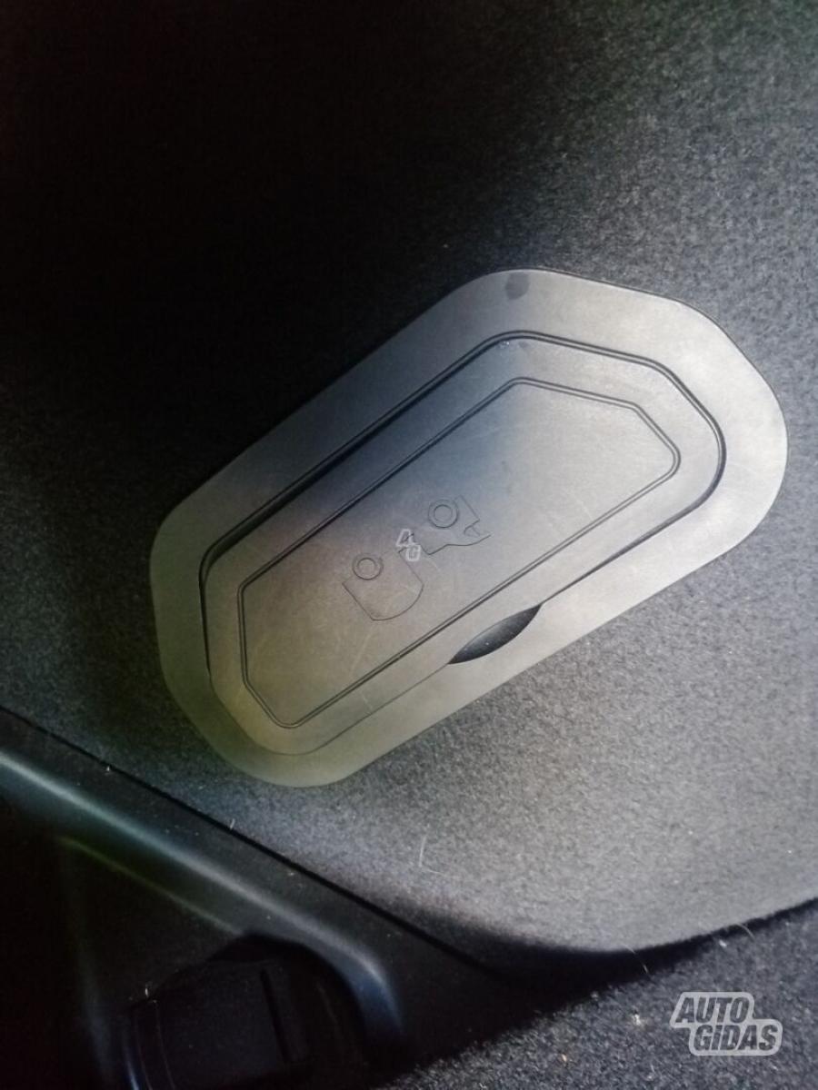 White Renault Koleos 2018 in Utena, with an engine capacity of 2.00 L and mileage of 338 thousand km for 8700 €, photo 35 on AUTOMOTO.COM.LV