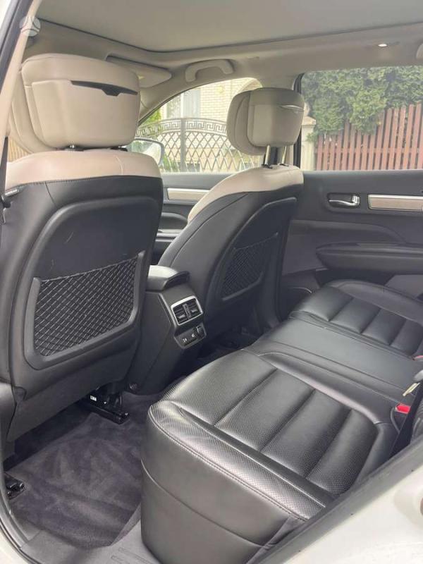 White Renault Koleos 2018 in Taurage, with an engine capacity of 2.00 L and mileage of 292 thousand km for 5900 €, photo 10 on AUTOMOTO.COM.LV