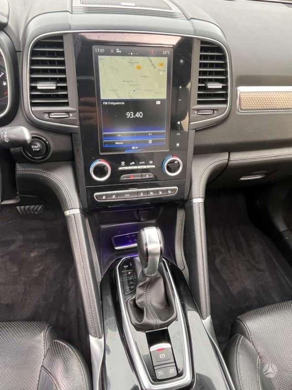 White Renault Koleos 2018 in Taurage, with an engine capacity of 2.00 L and mileage of 292 thousand km for 5900 €, photo 11 on AUTOMOTO.COM.LV
