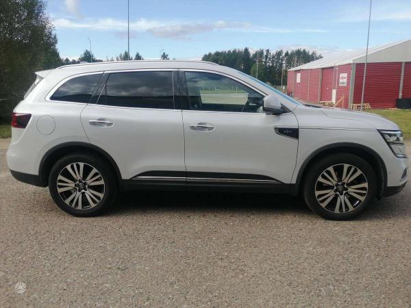 White Renault Koleos 2018 in Utena, with an engine capacity of 2.00 L and mileage of 338 thousand km for 8200 €, photo 5 on AUTOMOTO.COM.LV
