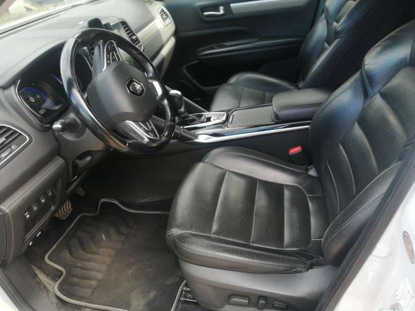 White Renault Koleos 2018 in Utena, with an engine capacity of 2.00 L and mileage of 338 thousand km for 8200 €, photo 10 on AUTOMOTO.COM.LV