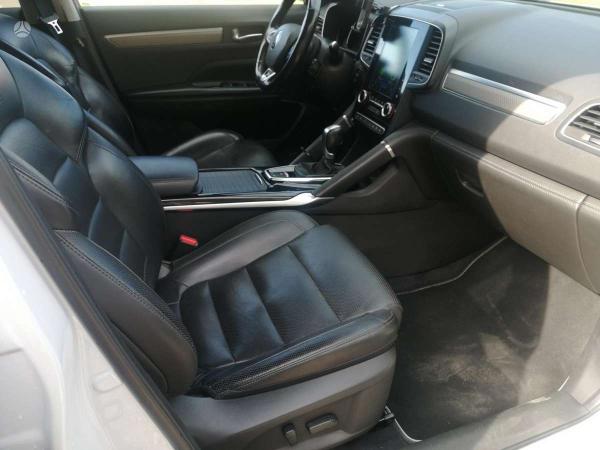White Renault Koleos 2018 in Utena, with an engine capacity of 2.00 L and mileage of 338 thousand km for 8200 €, photo 11 on AUTOMOTO.COM.LV