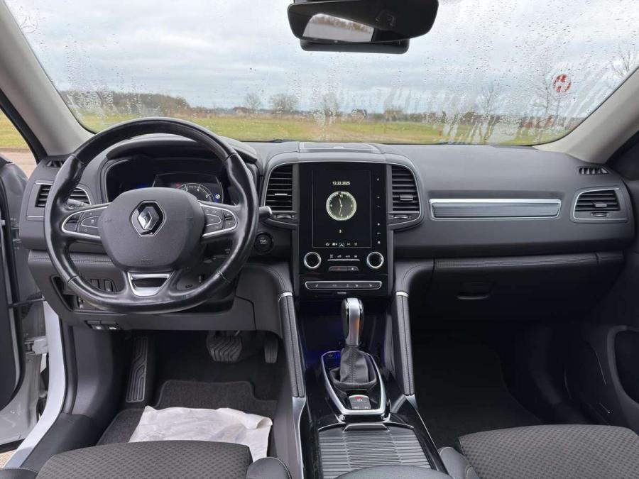 White Renault Koleos 2021 in Siauliai, with an engine capacity of 1.30 L and mileage of 105 thousand km for 16800 €, photo 8 on AUTOMOTO.COM.LV