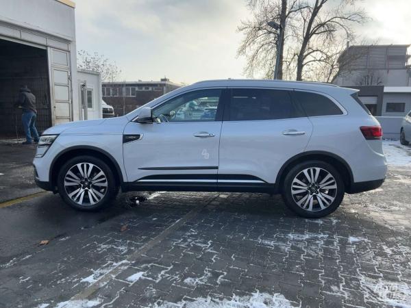 White Renault Koleos 2021 in Kaunas, with an engine capacity of 2.00 L and mileage of 46 thousand km for 27952 €, photo 2 on AUTOMOTO.COM.LV