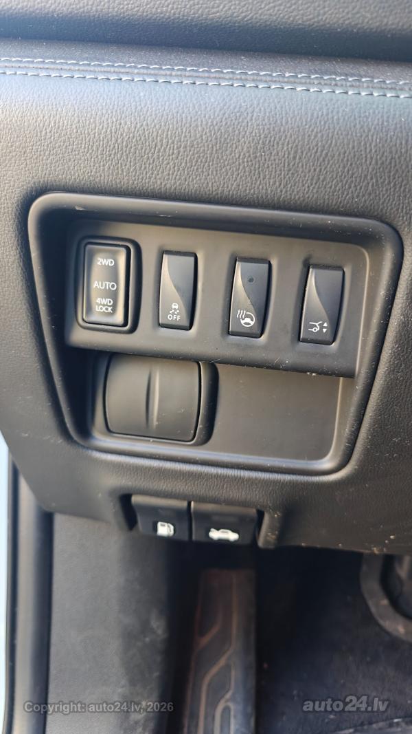 White Renault Koleos 2019 in Tallinn, with an engine capacity of 2.00 L and mileage of 155 thousand km for 15500 €, photo 10 on AUTOMOTO.COM.LV