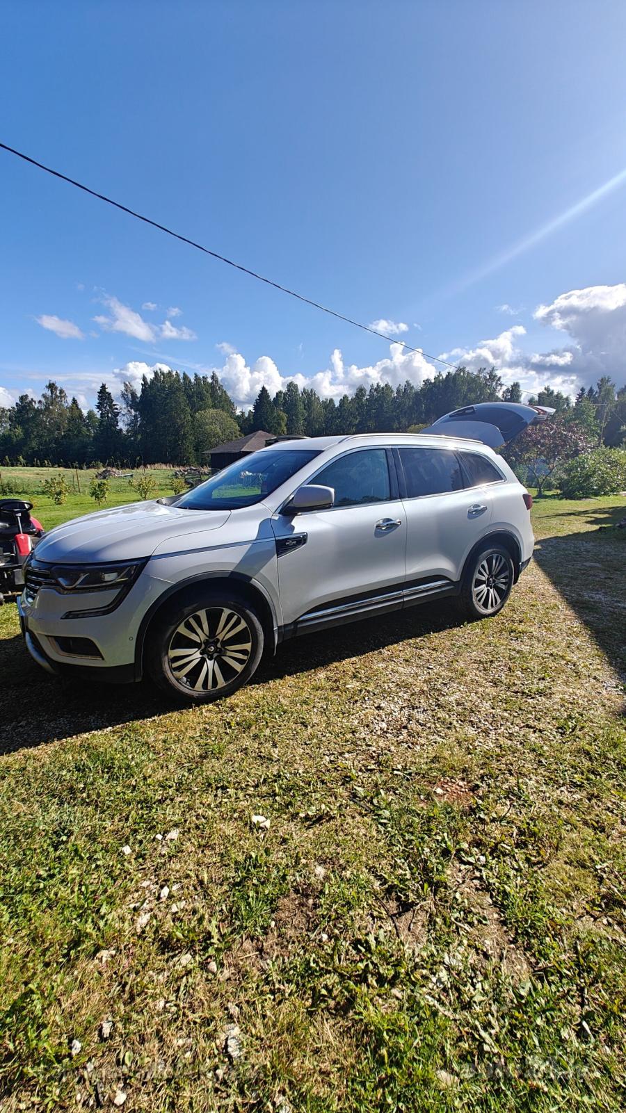 White Renault Koleos 2019 in Tallinn, with an engine capacity of 2.00 L and mileage of 155 thousand km for 15500 €, photo 3 on AUTOMOTO.COM.LV