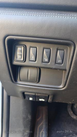 White Renault Koleos 2019 in Tallinn, with an engine capacity of 2.00 L and mileage of 155 thousand km for 15500 €, photo 11 on AUTOMOTO.COM.LV