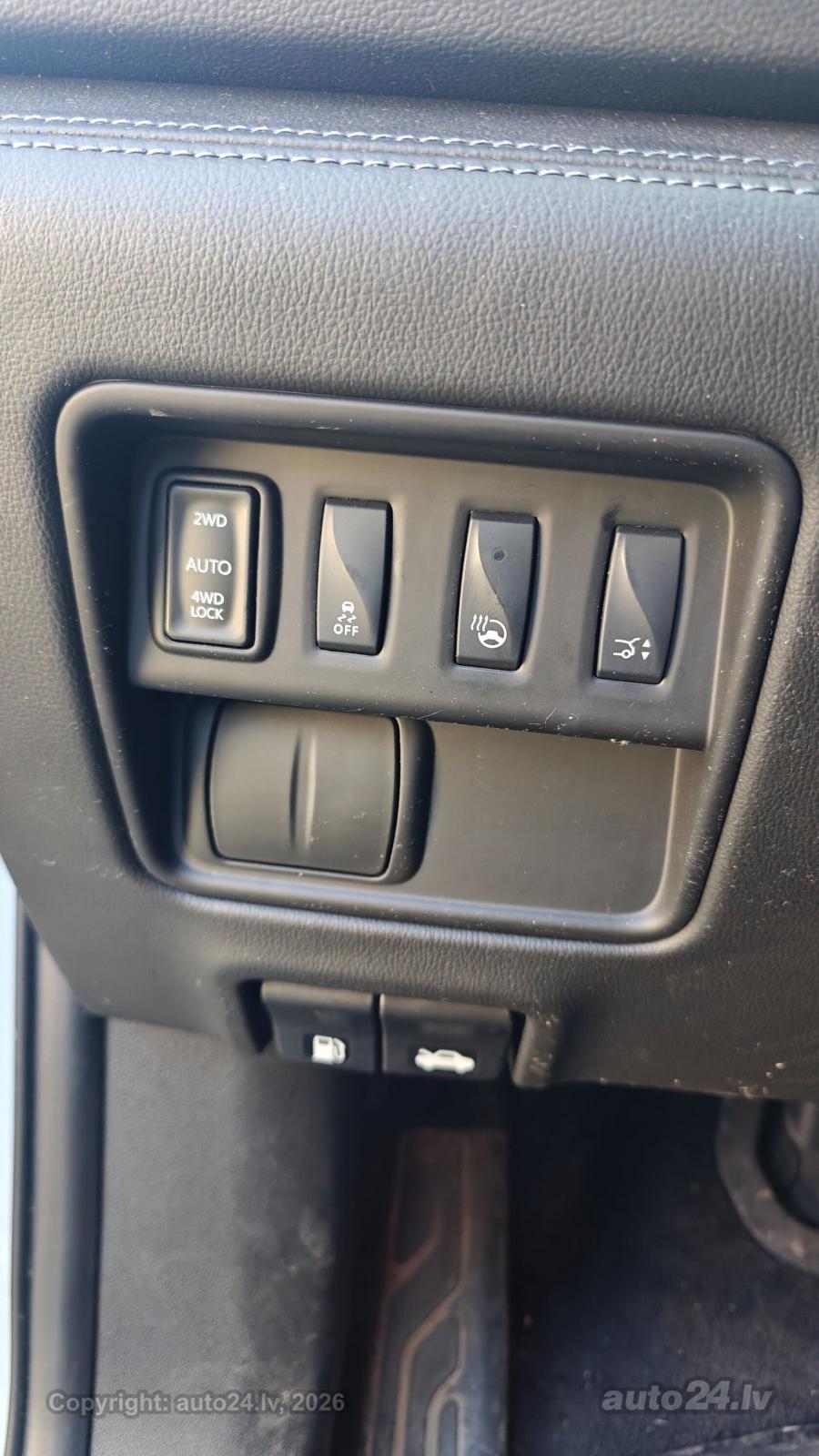 White Renault Koleos 2019 in Tallinn, with an engine capacity of 2.00 L and mileage of 155 thousand km for 15500 €, photo 11 on AUTOMOTO.COM.LV