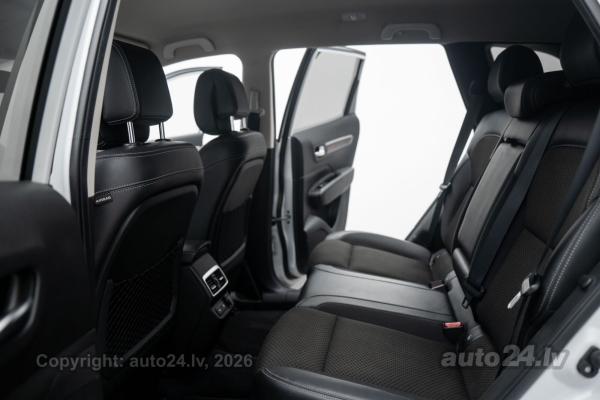 Renault Koleos 2019 in Tallinn on AUTOMOTO.COM.LV White Renault Koleos 2019 in Tallinn, with an engine capacity of 2.00 L and mileage of 104 thousand km for 13999 €, photo 10 on AUTOMOTO.COM.LV