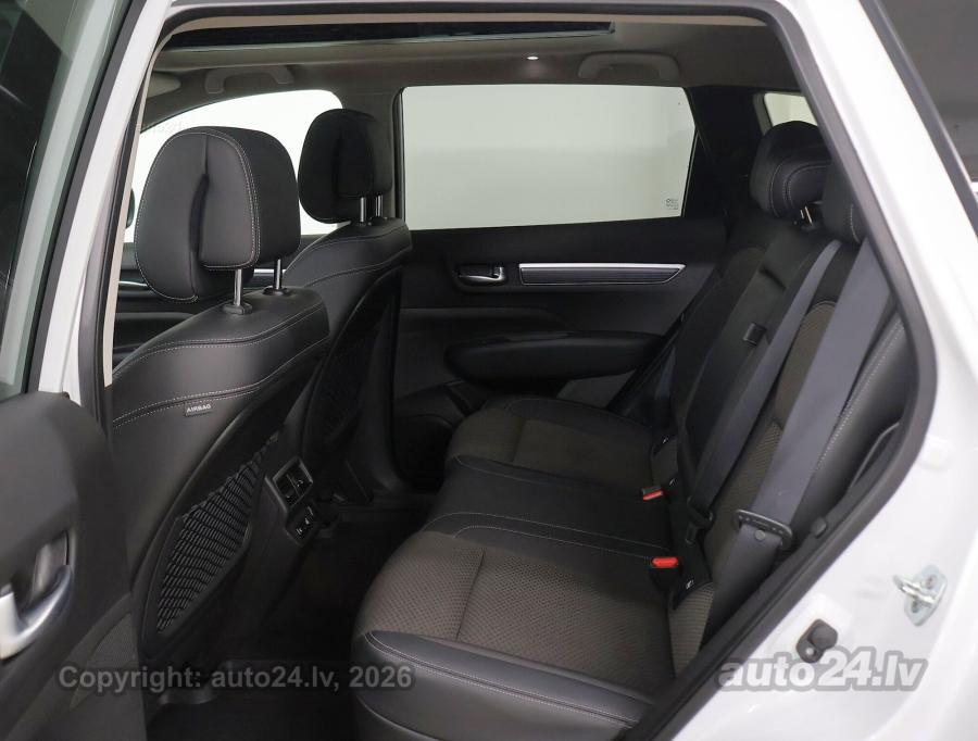 White Renault Koleos 2023 in Tallinn, with an engine capacity of 1.30 L and mileage of 48 thousand km for 22900 €, photo 13 on AUTOMOTO.COM.LV